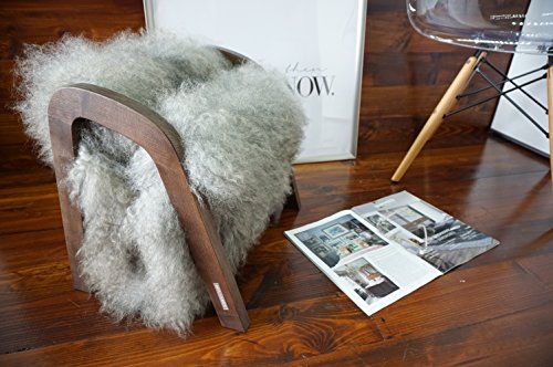 MILABERT Oak Wood Magazine Rack with Genuine Silver Norwegian Pelssau Sheepskin Rug - Soft Curly Wool - Design Furniture (MR11)