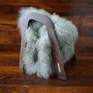 MILABERT Oak Wood Magazine Rack with Genuine Silver Norwegian Pelssau Sheepskin Rug - Soft Curly Wool - Design Furniture (MR11)