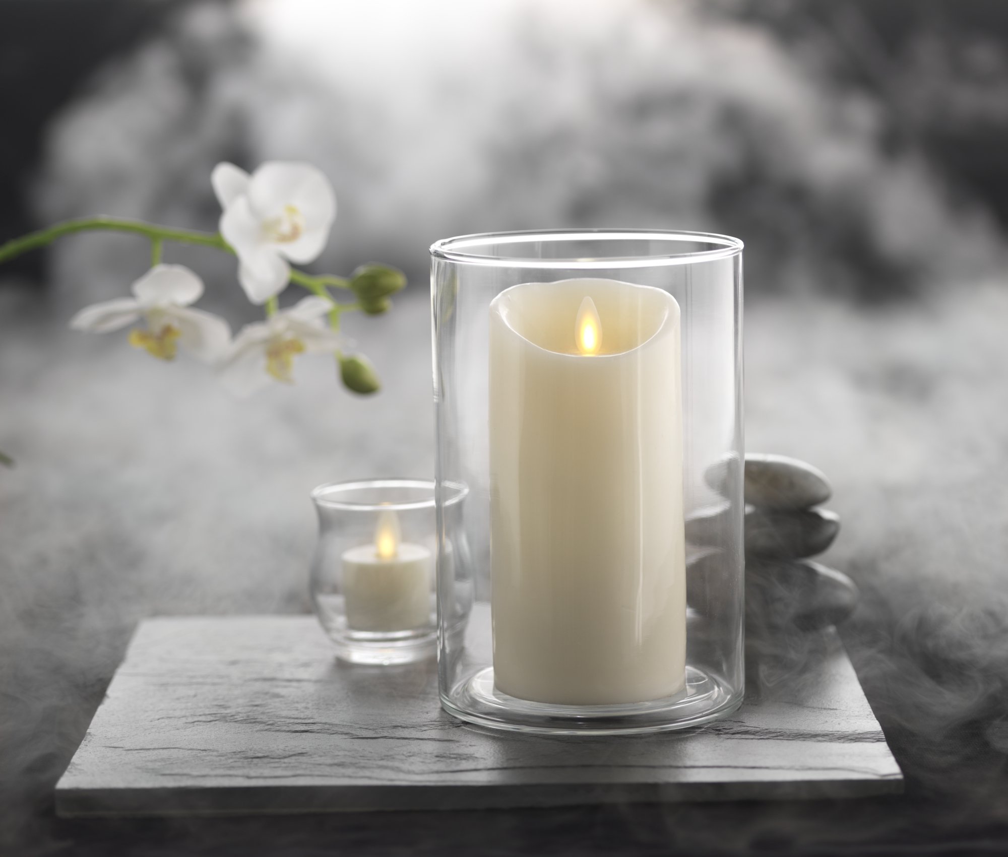 Liown Flameless Candle: Unscented Moving Flame Candle with Timer (4" White)