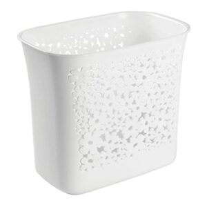 mDesign Decorative Oval Trash Can Wastebasket, Garbage Container Bin for Bathrooms, Powder Rooms, Kitchens, Home Offices - Flower Design - White