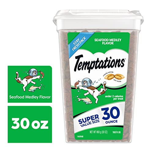 TEMPTATIONS Classic Crunchy and Soft Cat Treats Seafood Medley Flavor, 30 oz. Tub