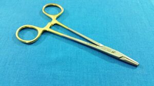 t/c mayo hegar needle holder driver 5.5" (14cm) with tungsten carbide cross serrated inserts (hti brand)