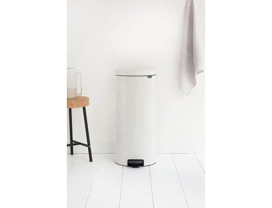 Brabantia New Icon Step Trash Can (8 Gal / White) Soft Closing Kitchen Garbage/Recycling Can with Removable Bucket