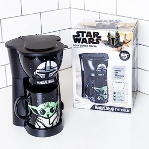 Uncanny Brands Mandalorian Single Cup Coffee Maker with Mug- Cup of Baby Yoda Joe