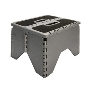 camco 43635 plastic folding step stool with non-skid - silver