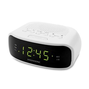 magnasonic digital am/fm clock radio with battery backup, dual alarm, sleep & snooze functions, display dimming option,white (eaac201)