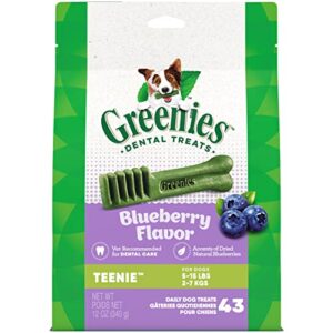 greenies teenie natural dog dental care chews oral health dog treats blueberry flavor, 12 oz. pack (43 treats)