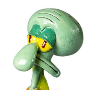 Penn-Plax Squidward Aquarium Resin Décor Ornament - Bring a Little Bikini Bottom and Spongebob to Your Tank - Stands 6.75" high