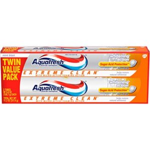 aquafresh extreme clean, whitening action, fluoride toothpaste for cavity protection, twinpack, 11.2 ounce