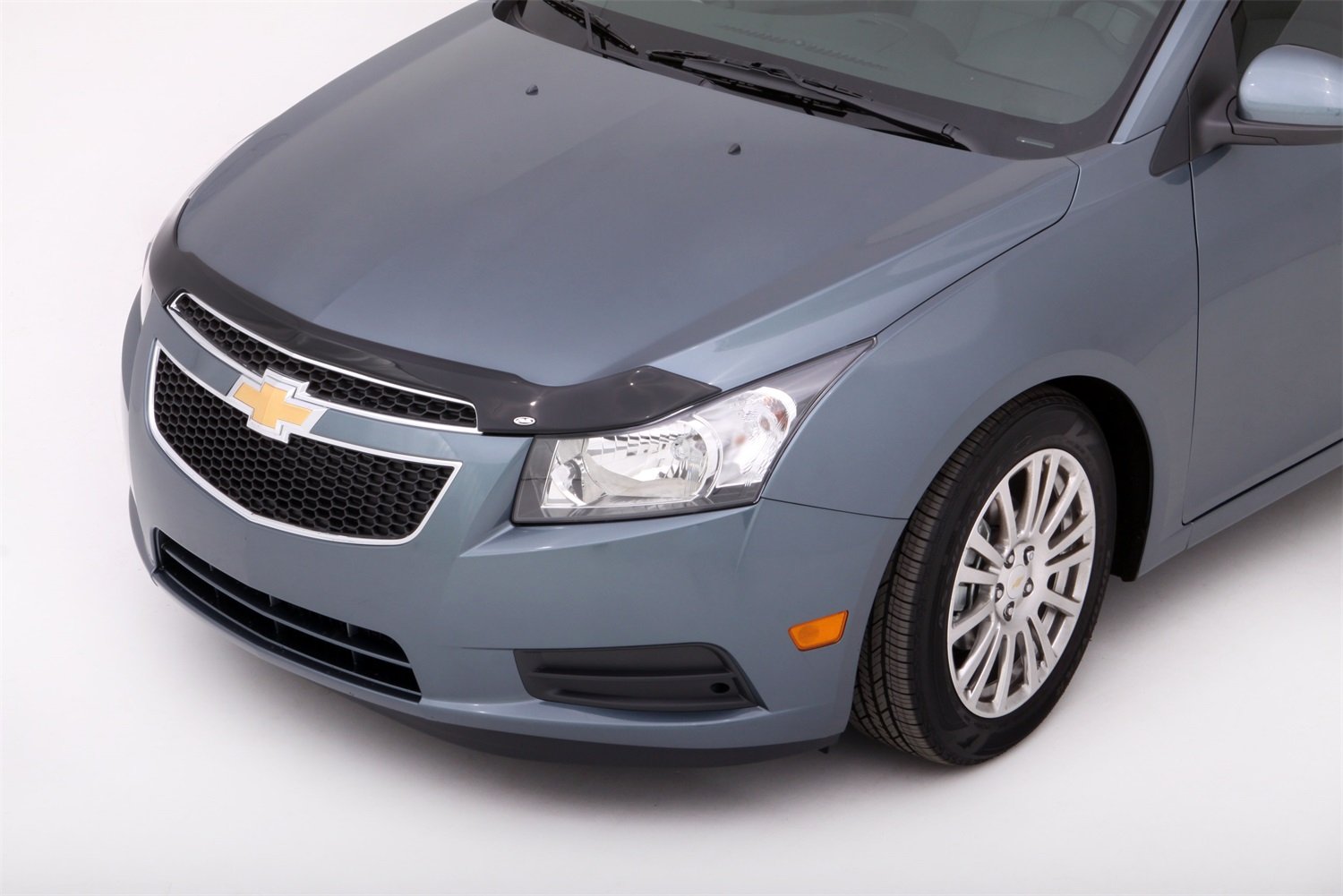 Auto Ventshade [AVS] Aeroskin Hood Protector | 2011 - 2018 Chevrolet Cruze, Low Profile/Flush - Smoke | 322049