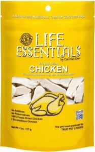 life essentials by cat-man-doo all-natural freeze dried chicken treats for dogs & cats free of grains, fillers, additives and preservatives proudly made in the usa - (2 oz. bag)