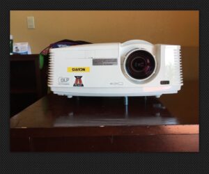 2pc2806 - mitsubishi xd700u 3d ready dlp projector - 720p - hdtv - 4:3