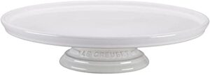 le creuset white stoneware cake stand