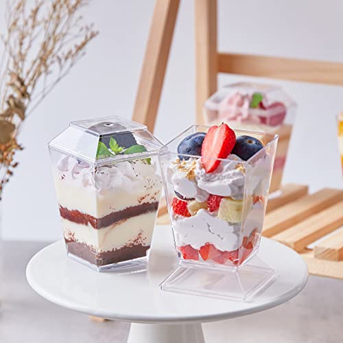 Qeirudu 50 Pack 5 oz Square Dessert Cups with Lids and Spoons - Mini Pudding Cups, Clear Plastic Parfait Cup, Appetizer Shooter Glasses for Cheesecake Mousse Fruit Ice cream