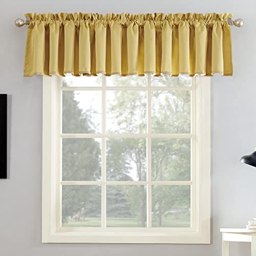 Sun Zero Barrow Energy Efficient Rod Pocket Curtain Single Valance