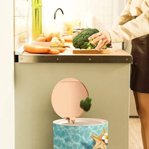 CAKOJV188 Round Trash Can with Press Lid Starfish and Flower on The Summer Beach in sea Water Summer Small Garbage Can Trash Bin Dog-Proof Trash Can Wooden Legs Waste Bin Wastebasket 7L/1.8 Gallon