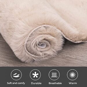 HYSEAS Faux Fur Sheepskin Throw Rug, 2x3 Feet Faux Fur Area Rug Luxurious Ultra Soft Faux Rabbit Fur Rug Fluffy Plush Shaggy Carpet for Floor, Sofa, Home Decoration, Khaki