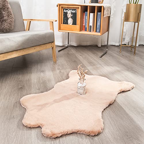 HYSEAS Faux Fur Sheepskin Throw Rug, 2x3 Feet Faux Fur Area Rug Luxurious Ultra Soft Faux Rabbit Fur Rug Fluffy Plush Shaggy Carpet for Floor, Sofa, Home Decoration, Khaki