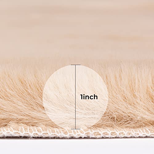 HYSEAS Faux Fur Sheepskin Throw Rug, 2x3 Feet Faux Fur Area Rug Luxurious Ultra Soft Faux Rabbit Fur Rug Fluffy Plush Shaggy Carpet for Floor, Sofa, Home Decoration, Khaki