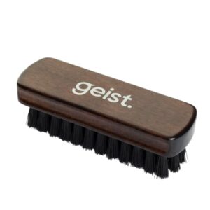 geist. leather & upholstery cleaning brush medium | to clean car seats, leather sofas, and alcantara | for car interiors, furniture, boots, shoes, bags and more