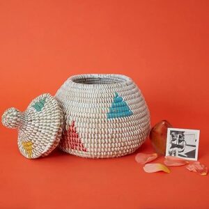 small rainbow triangles grass pot basket