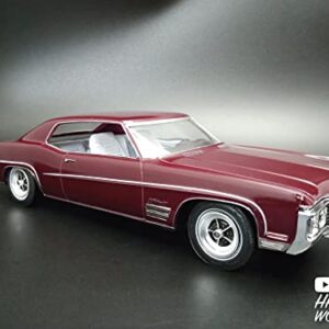 AMT1970 Buick Wildcat Hardtop 1:25 Scale Model Kit