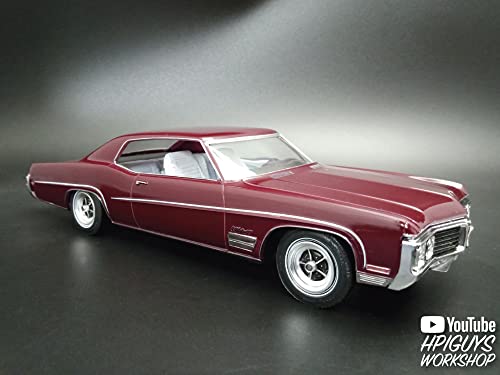 AMT1970 Buick Wildcat Hardtop 1:25 Scale Model Kit