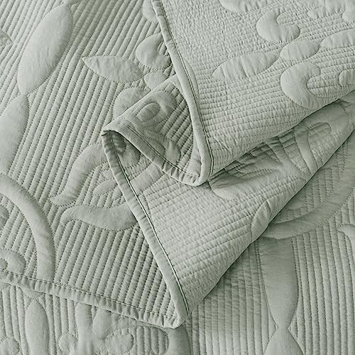 B2EVER Damask Quilt King Size Bedding Sets with Pillow Shams, Boho Lightweight Soft Bedspread Coverlet, Sage Green Quilted Blanket Thin Comforter Bed Cover for All Season, 3 Pieces, 104x90 inches