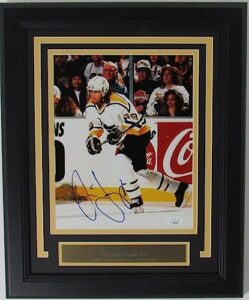 jaromir jagr pittsburgh penguins signed/autographed 8x10 photo framed jsa 161347 - autographed nhl photos