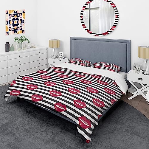 DESIGN ART Designart 'Red Lips Fashion Pattern' Mid-Century Duvet Cover Set Full/Queen Cover +2 Shams (Comforter not Included) 3 Piece