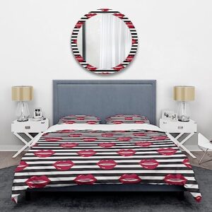 DESIGN ART Designart 'Red Lips Fashion Pattern' Mid-Century Duvet Cover Set King Cover + 2 King Shams (Comforter not Included) 3 Piece