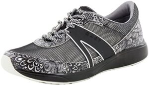 traq by alegria qarma womens smart walking shoe wild child black 7 m us