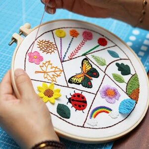 YIZUNNU 4 Set Beginners Embroidery Kit, Starters Cross Stitch Kits for Adults Kids DIY Craft 4 Pcs Embroidery Pattern with Embroidery Cloth, Hoop, Color Threads, Scissors, Tools & Instruction