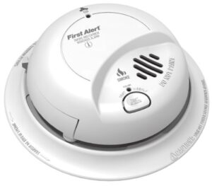 first alert brk sco2b smoke and carbon monoxide (co) detector with 9v battery , white