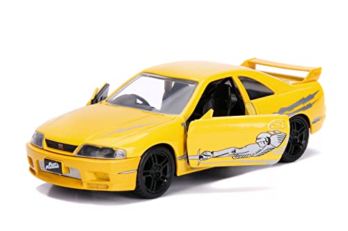 Fast & Furious 1:32 Leon's Nisssan Skyline GT-R (BCNR33) Die-Cast Car, Toys for Kids and Adults