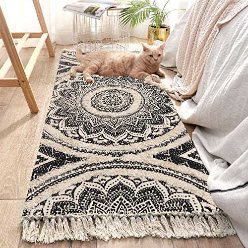 LEEVAN Mandala Boho Runner Rug, 2.3' x 5.3' Tufted Hand Woven Washable Hallway Black Cream Chic Tassels Door Mat Farmhouse Indoor Floor Rugs for Bedroom/Kitchen/Bathroom/Living Room