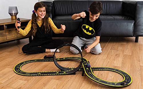 Scalextric Micro Scalextric Justice League Batman vs Joker Battery Powered 1:64 Slot Car Race Track Set G1155T ,Black