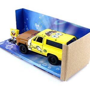 Jada Toys Spongebob Squarepants 1:32 1980 Chevy Blazer K5 Die-cast Car and 1.65" Spongebob Figure, Toys for Kids and Adults, 31798 , Yellow