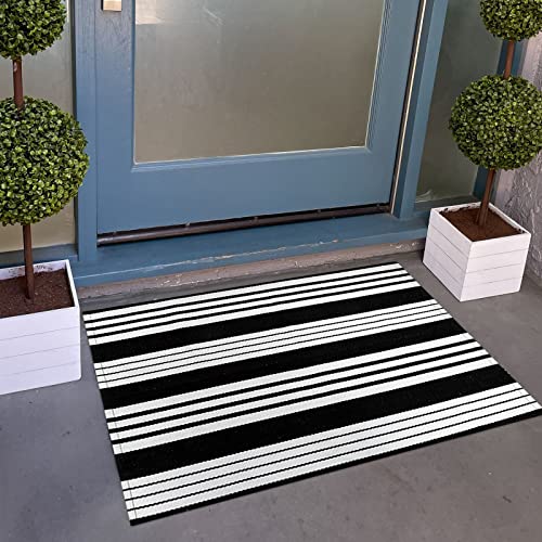 Black and White Striped Outdoor Rug 24'' x 35'' Door Mat Outdoor Machine Washable Welcome Mats Cotton Hand-Woven Entryway Rug for Front Porch/Entryway/Laundry/Bathroom/Bedroom