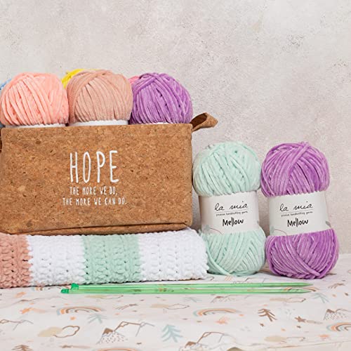 2 Skein La Mia Mellow Velvet Chenille Yarn for Knitting and Crocheting Baby Clothes, Blankets and Accessories, 100% Polyester, 100 gr (3.5 oz) / 115 m (125 Yards), Super Bulky, White - 901