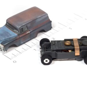 Auto World Thunderjet 1957 Chevrolet Suburban (Rusted) HO Scale Slot Car