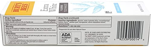 Burts Bees Extra White Mountain Mint Fluoride Toothpaste 4.7 Ounce (Pack of 3)