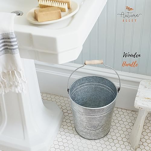 Autumn Alley Farmhouse Bathroom Trash Can - Rustic Galvanized Trash Can Bucket with Wooden Handle for Rustic Bathroom, Farmhouse Kitchen, Country Home Décor, 7 Liters, Galvanized Grey