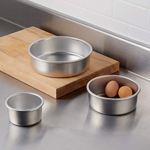 AmazonCommercial Aluminum Round Cake Pans, 3-Piece Set, Includes Pan Sizes in 8, 6, and 4 Inches