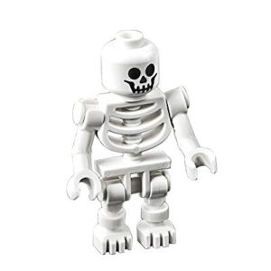 LEGO Pirates of The Caribbean Minifigure - Skeletons (4 Pack) with Halloween Stand