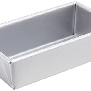 Chicago Metallic Commercial II Traditional Uncoated 1-Pound Loaf Pan -