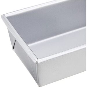 Chicago Metallic Commercial II Traditional Uncoated 1-Pound Loaf Pan -