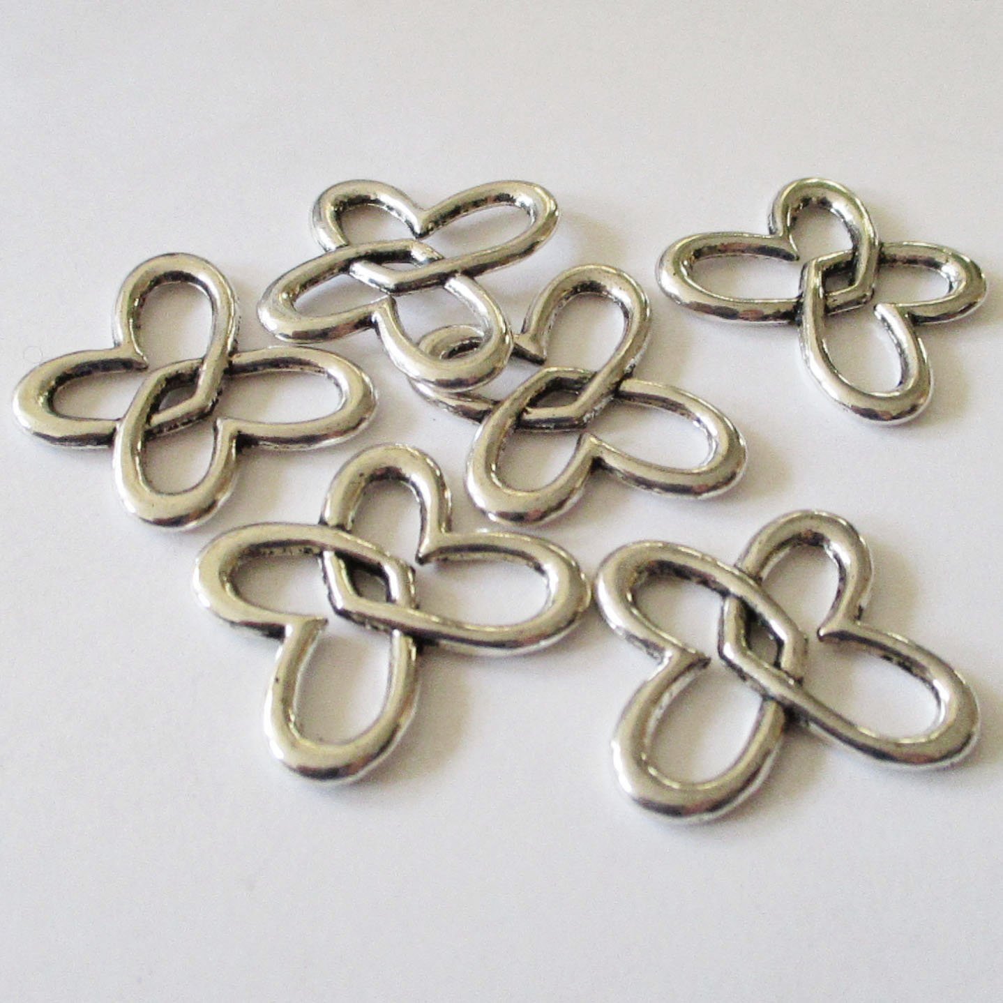 Heather's cf 20 Pieces Silver Tone 2 Hearts Close Circle Findings Jewelry Making 28X22mm