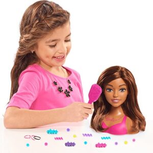 Barbie Small Styling Head, Brown Hair, Includes 20 Pieces and Customizable Barrettes