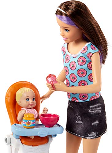 Barbie Babysitting Playset with Skipper Friend Doll, Color-Change Baby Doll, High Chair, Crib and Themed Accessories for 3 to 7 Year Olds